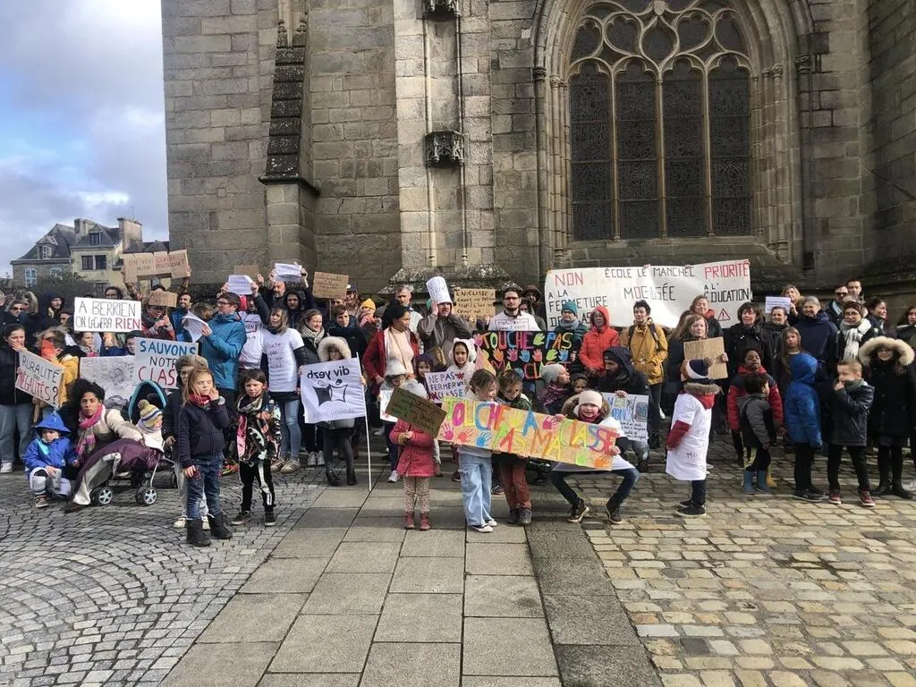 Dans la petite commune bretonne, une classe est menacée : « On tape sur une école qui - Brest ...
