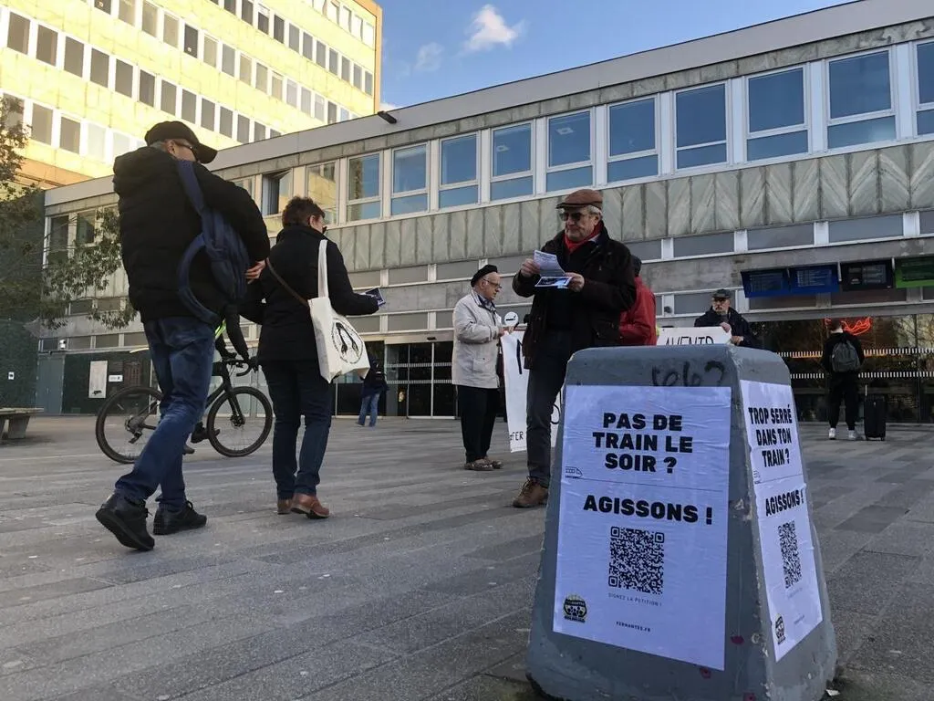 « L’offre de trains est très insuffisante » : à Nantes, un collectif ...