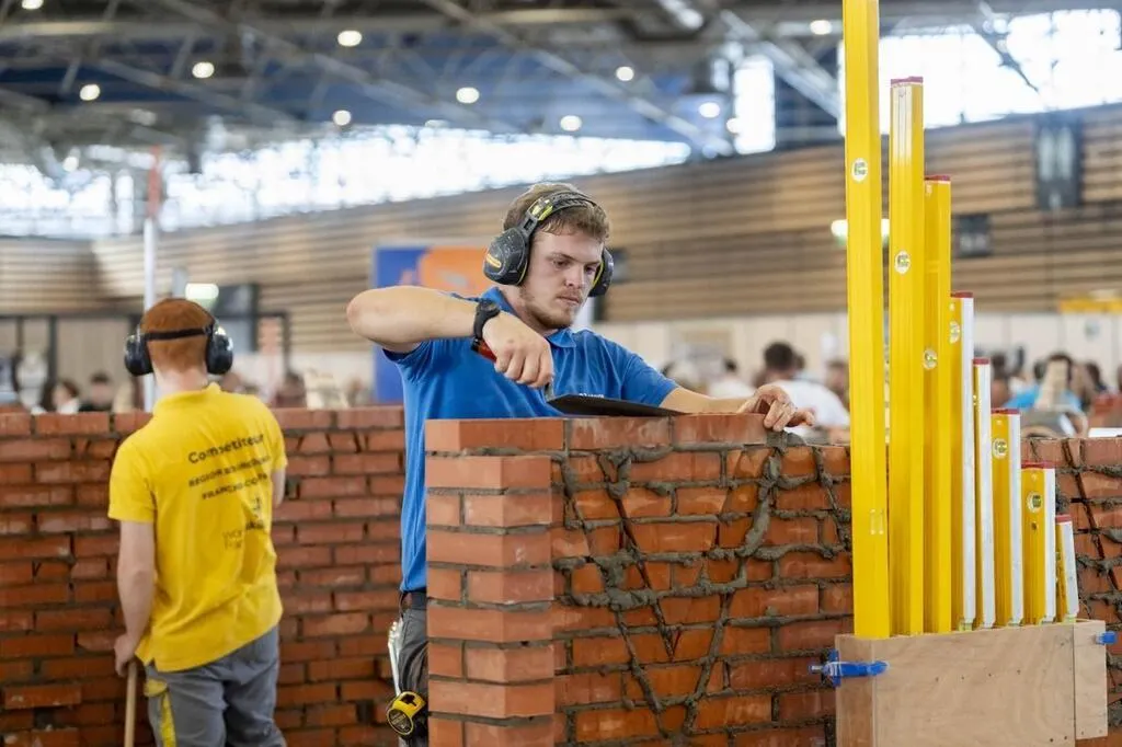 « Il faut que je bouffe de la brique pour réussir », témoigne le jeune ...