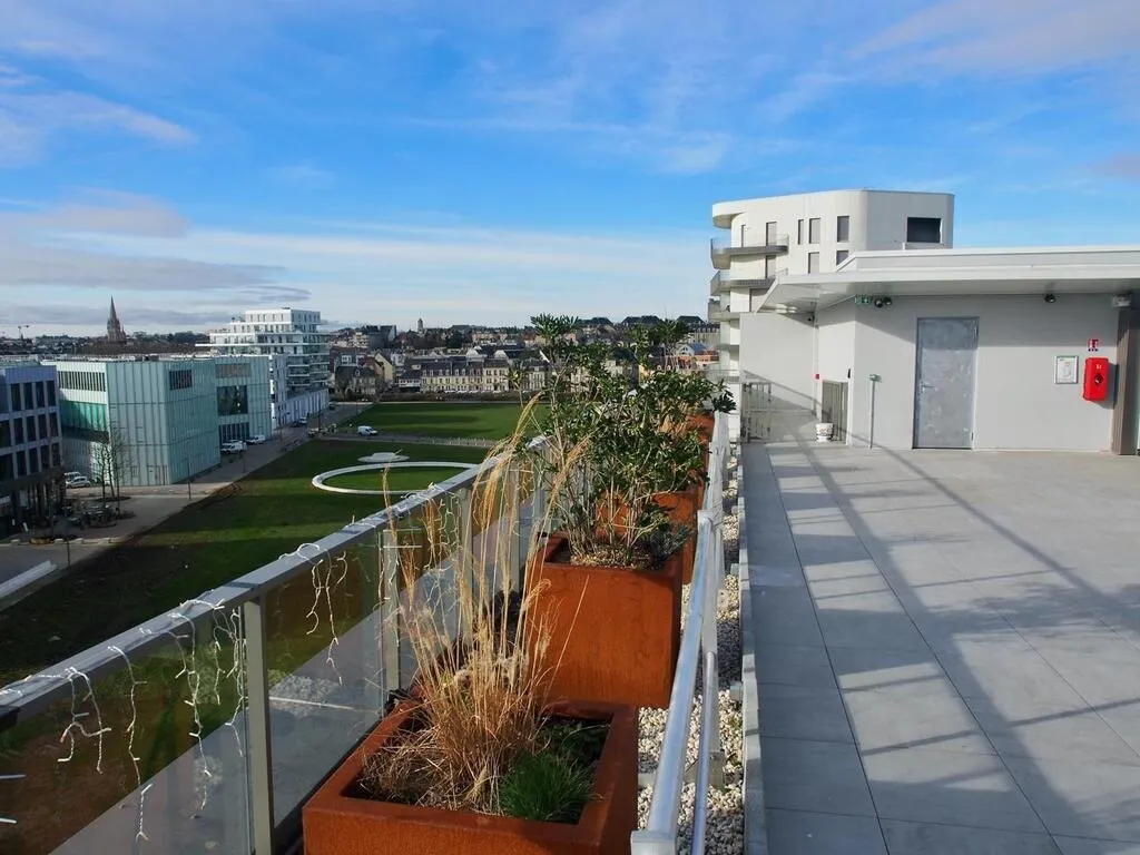 EN IMAGES. Hôtel, bar, restaurant et rooftop : découvrez The People qui ...