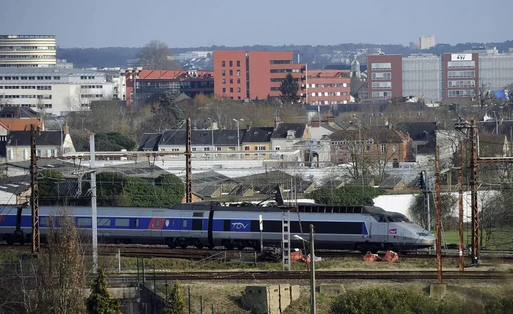 Grève SNCF : le trafic des TGV, Intercités, Ouigo et TER fortement perturbé ce week-end dès - Le ...
