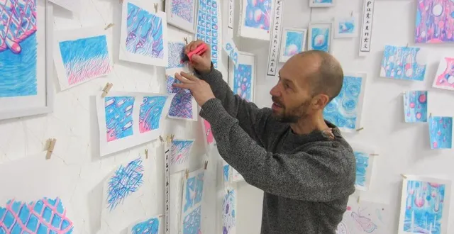 Près de Cholet, cet artiste veut transformer ses dessins et poèmes en ...