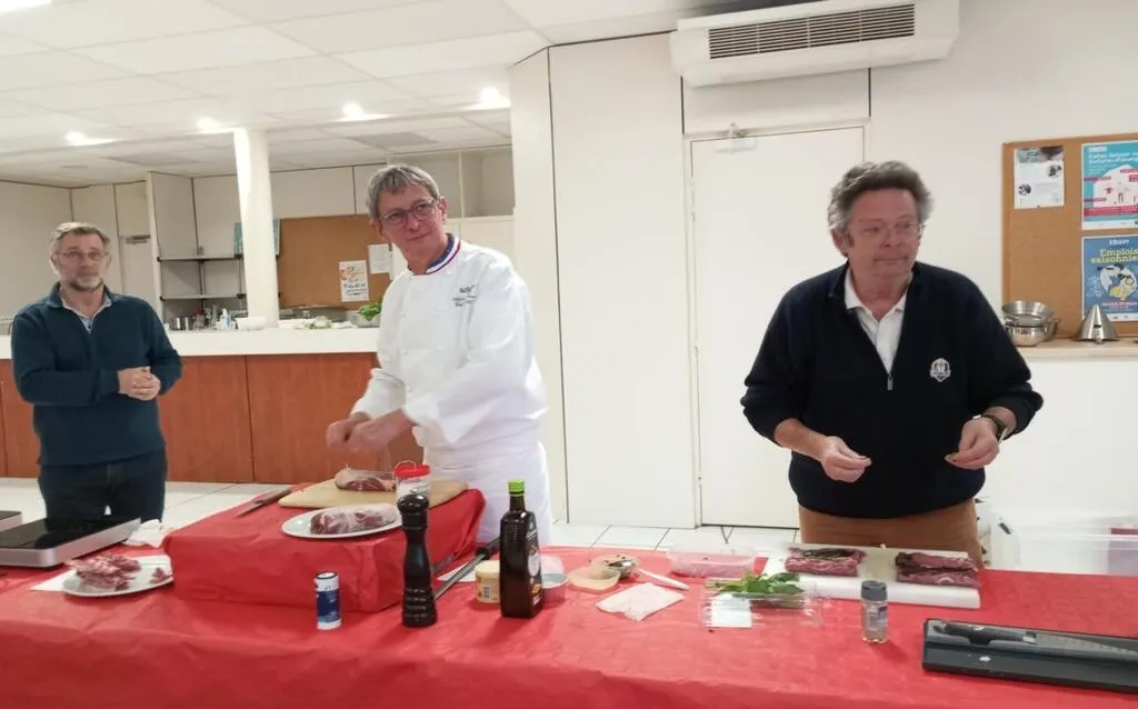 Erquy. Les membres de Régina Cuisine apprennent avec un chef - Dinan ...