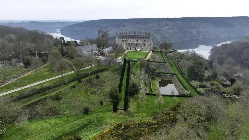 EN IMAGES. Avec ses nombreux visages, le jardin de la Roche-Jagu attire ...