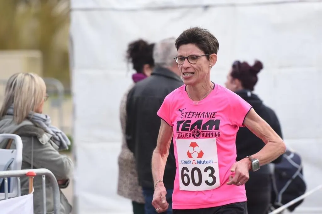 Running. Stéphanie Briand-Viaud regarde derrière . Sport - Saint ...