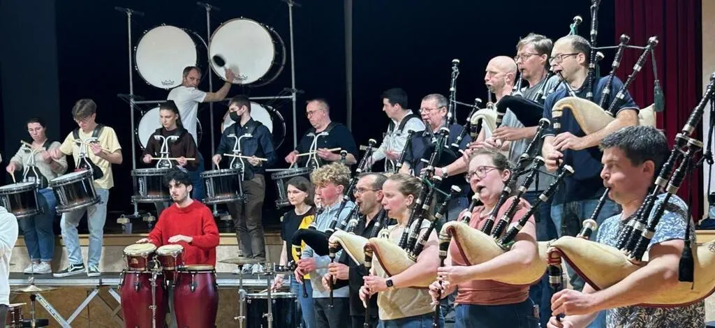 Pommerit-le-Vicomte. Le bagad prépare la première manche de l’élite ...