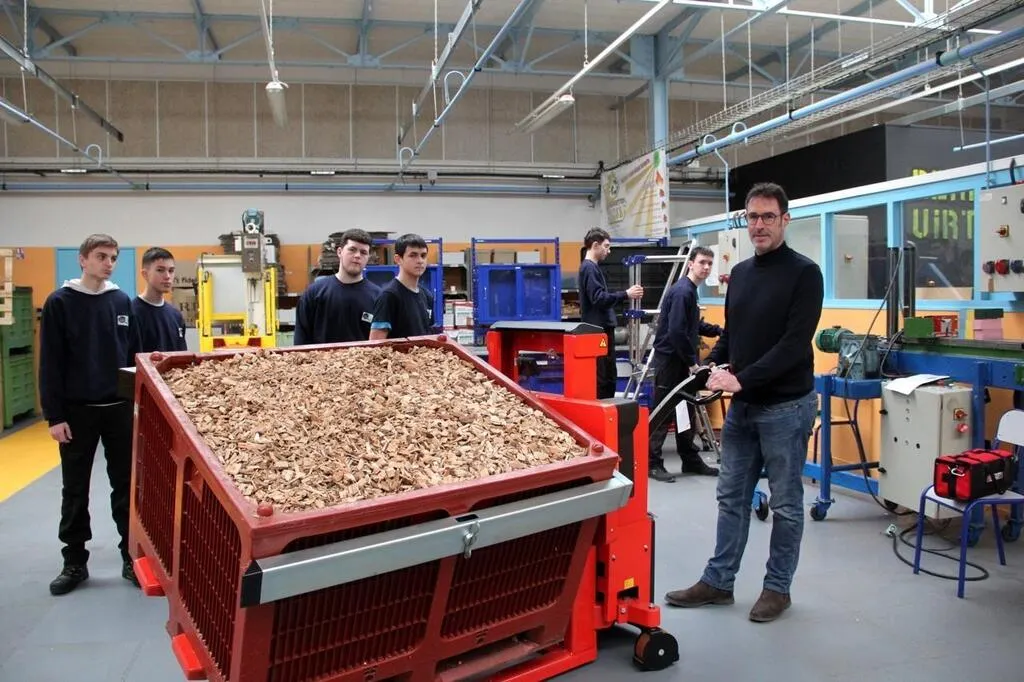 À Évron, les lycéens vont produire en circuit court des pellets bois ...