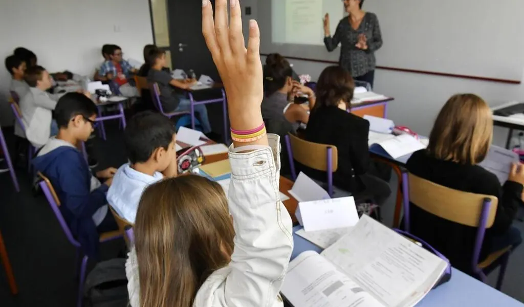 En Sarthe, un collégien sur deux est dans une classe de 26 élèves ou ...