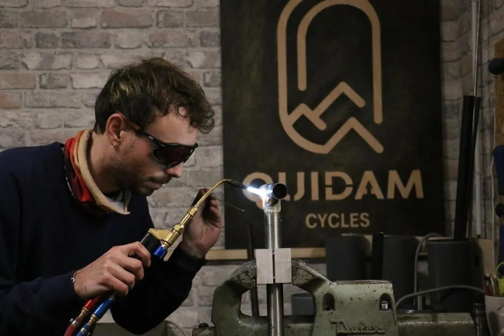 TÉMOIGNAGE. À Lorient, il renoue avec un métier oublié et fabrique des ...