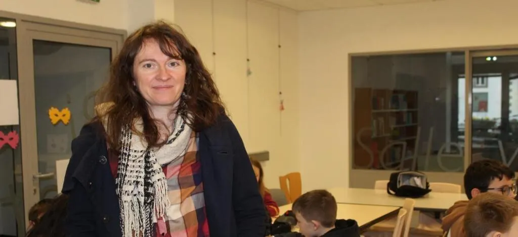 Maël-Carhaix. Charlotte Mével, une auteure de BD à la bibliothèque ...