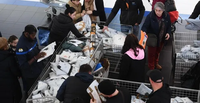 EN IMAGES. La vente de colis perdus fait un carton dans cette galerie ...