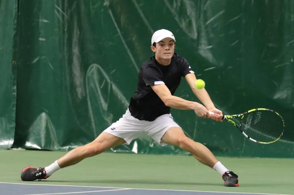 Tennis. À Lannion, un Futures prometteur pour le jeune Maé Malige ...
