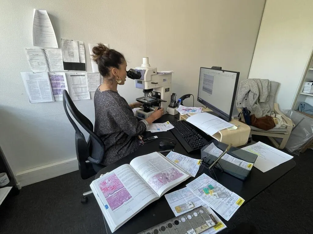 REPORTAGE. Méconnus mais essentiels, les « anapath », ces médecins qui ...