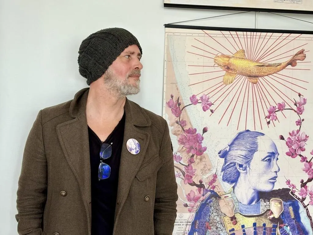 Des cartes marines transformées en œuvres d’art et exposées à la mairie ...