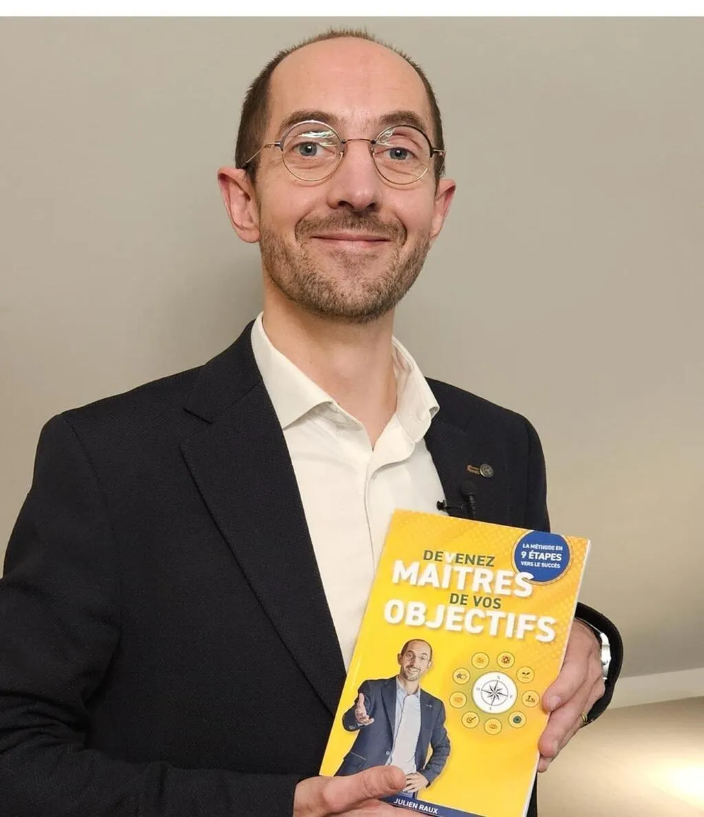 Étables-sur-Mer. Julien Raux vient de sortir un guide pour l’entreprise ...