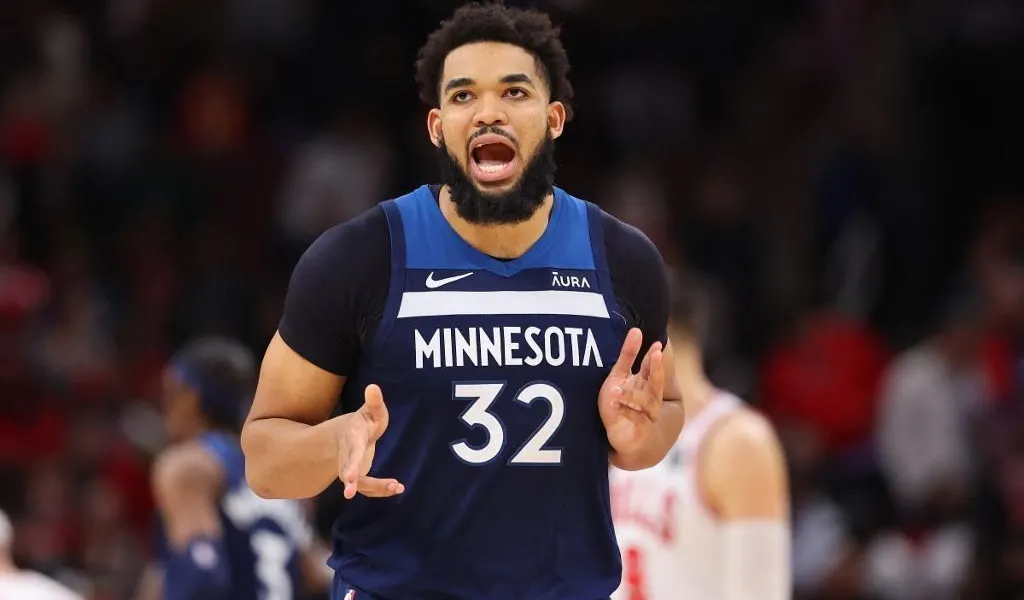 NBA. Gravement touché au genou, Karl-Anthony Towns absent jusqu’à la ...
