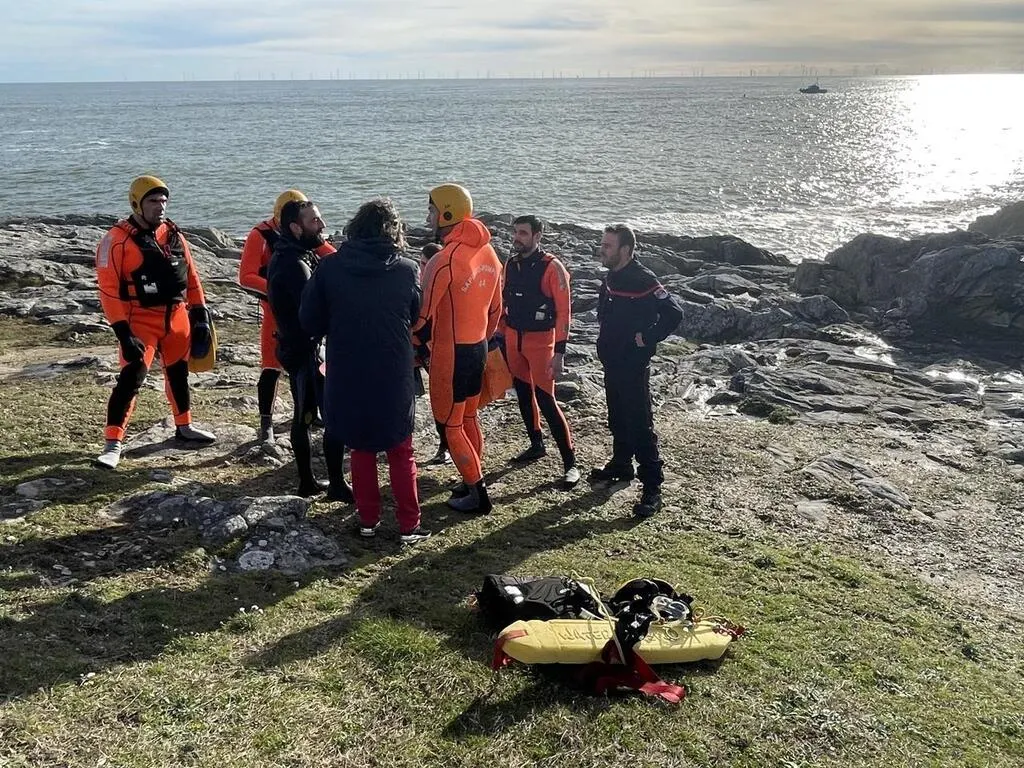 Batz-sur-Mer. Sur la côte sauvage, l’incroyable course-poursuite des sauveteurs avec un nageur ...