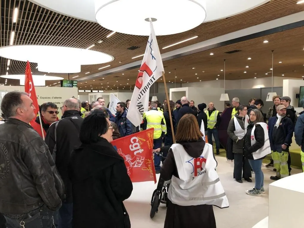 Angers Des Agents Territoriaux Se Mobilisent à Nouveau Pour Leurs