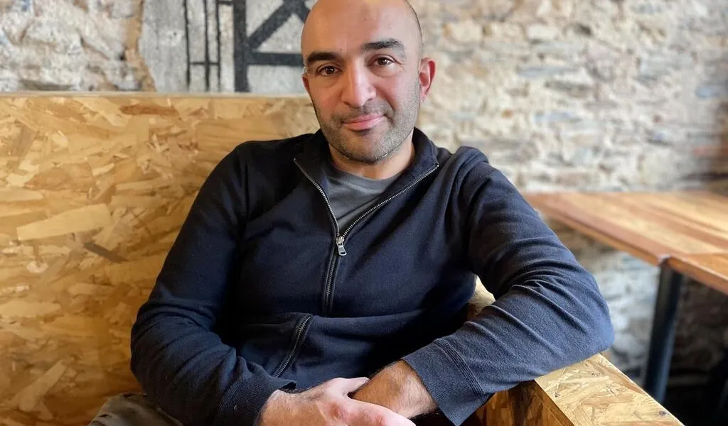 Prison près d’Angers : l’élu Générations Arash Saeidi diverge de ses ...