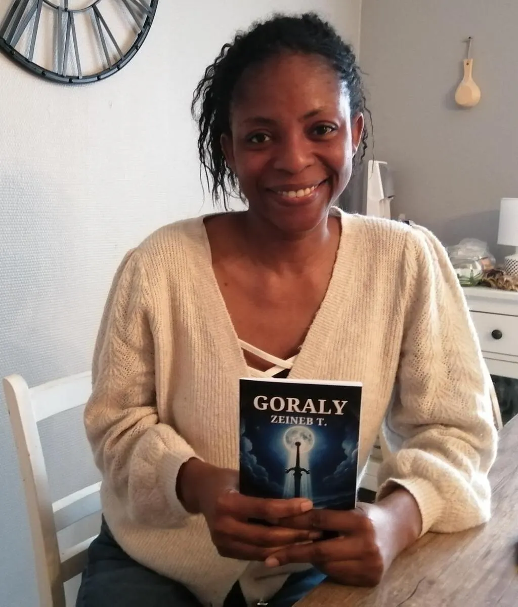 Zeineb T. est auteure et vit à Guignen. Elle présente son premier livre ...