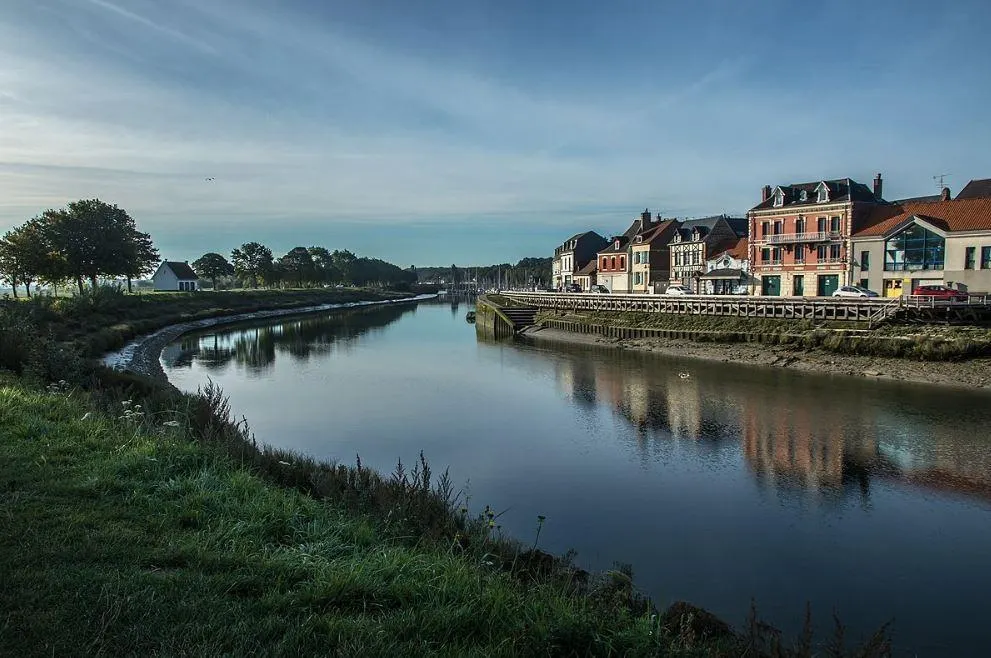 Cette sublime cité médiévale, joyau de la baie de Somme, est l’un des ...
