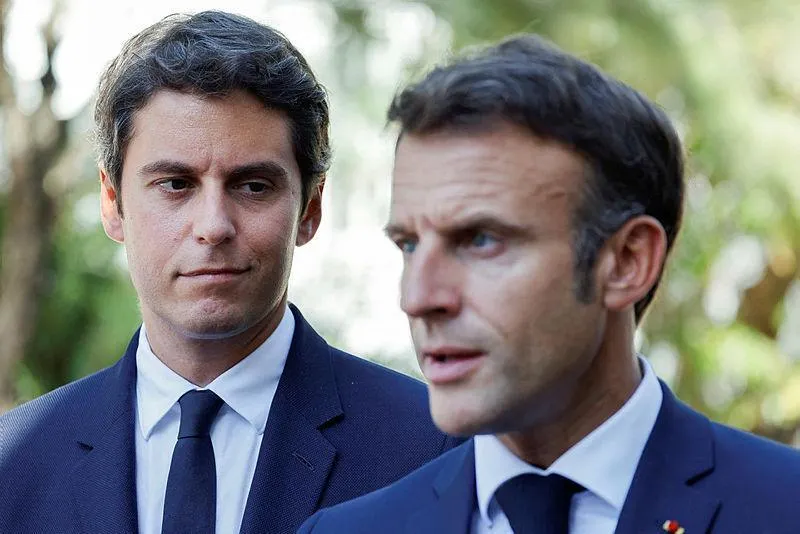 Baromètre Politique La Popularité De Macron Et Dattal En Baisse