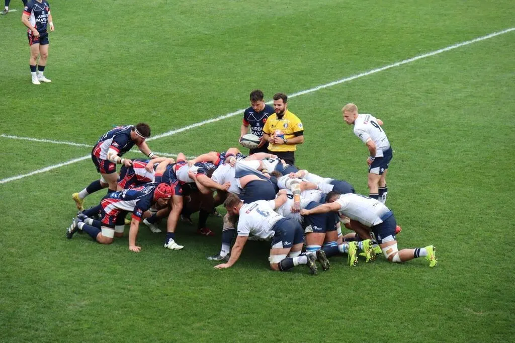 Rugby. Les équipes de la Marine nationale coulent doublement la Royal ...