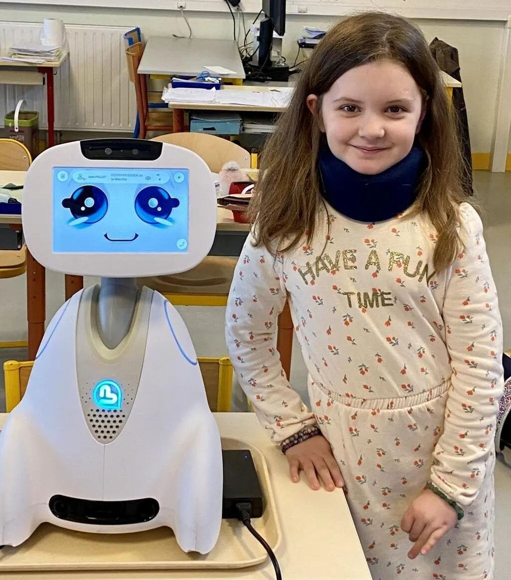 Malgré la maladie, Jane, 7 ans, a continué son apprentissage scolaire à ...