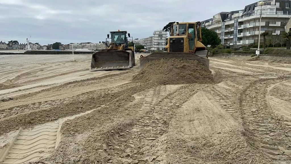 Renfort de sable, nivellement… Les engins de chantier au secours de la ...