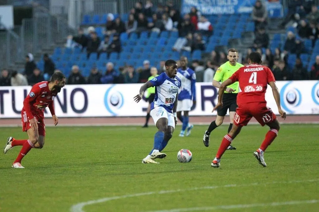 National. L’US Avranches perd un duel capital face à Villefranche ...