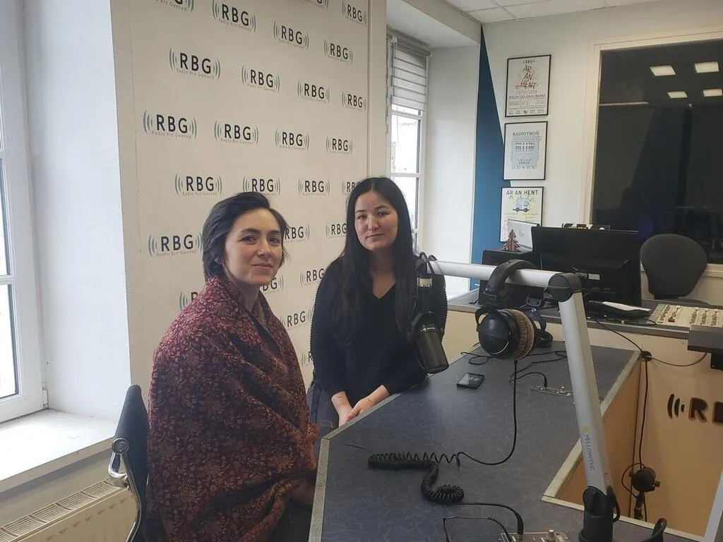 À Pontivy, Azada, journaliste et réfugiée politique découvre la radio à ...