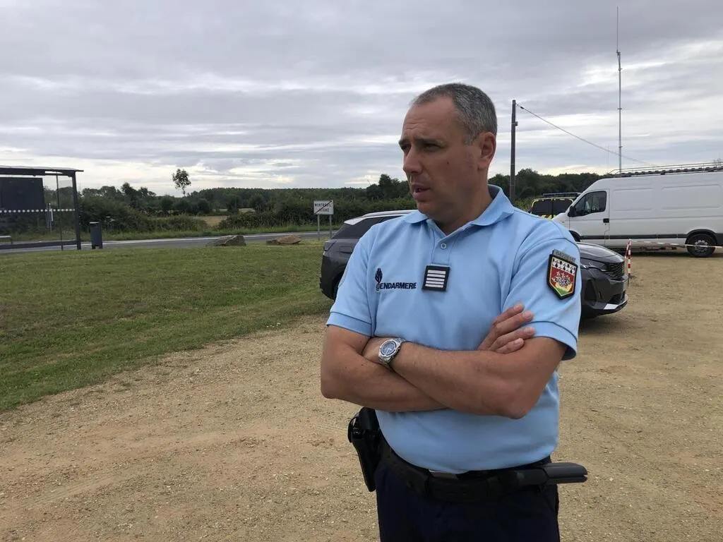 Le colonel de gendarmerie de Maine-et-Loire, Tanguy Landais, écarté ...