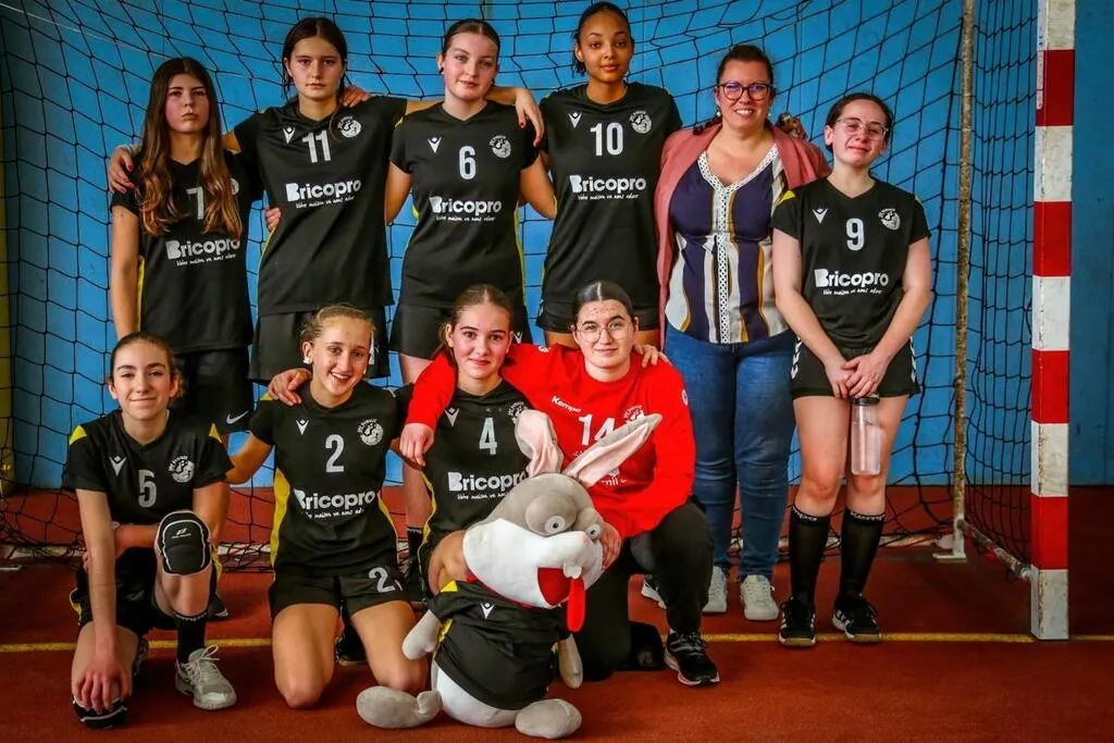 Bannalec. Handball : une défaite à oublier pour les jeunes filles du ...