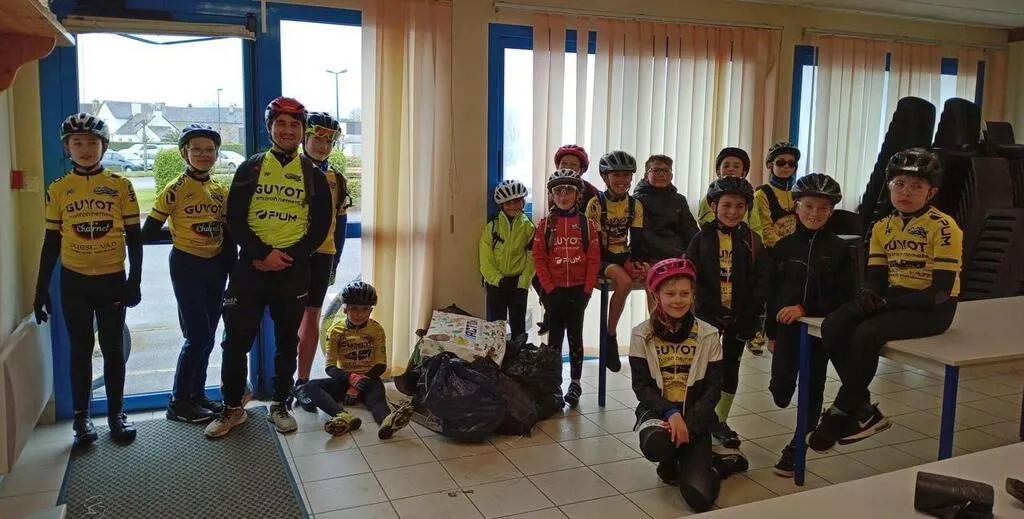 En Finistère, ces jeunes ont inventé le « plogg-biking », la collecte ...