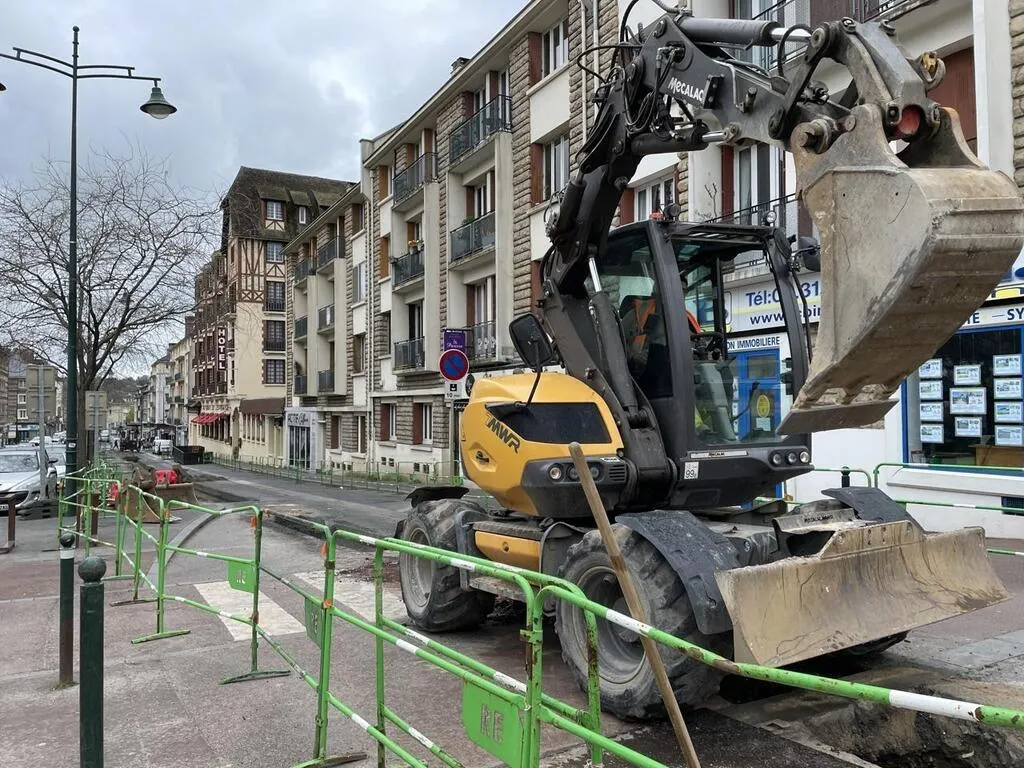 Dans le centre-ville de Lisieux, les travaux progressent sur le boulevard Sainte-Anne ...