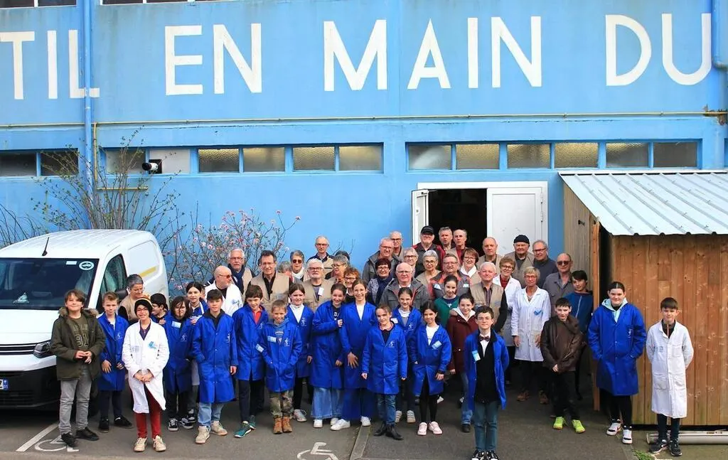 Les artisans bénévoles de l’Outil en main du Loch accueillent 30 futurs apprentis à - Vannes ...