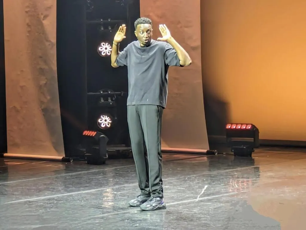 Ahmed Sylla fait passer le palais des congrès du Mans du rire aux ...