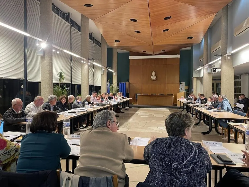 Ce qu’il faut retenir du conseil municipal de ce lundi 8 avril 2024 - Caen.maville.com