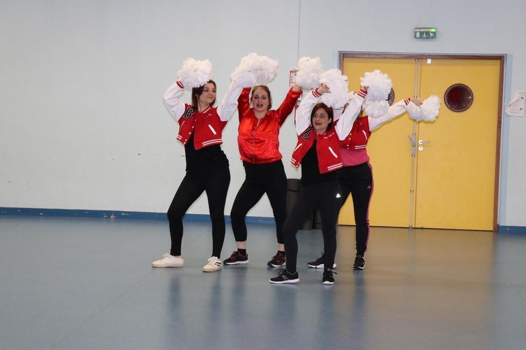 Ces Pom Pom Girls Du Pays Dauge Animent Des Matchs De Basket Et De