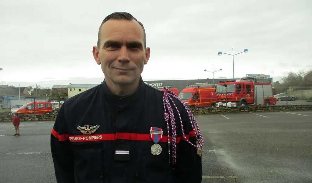 Deux marins-pompiers professionnels, à la tête du centre de secours de ...