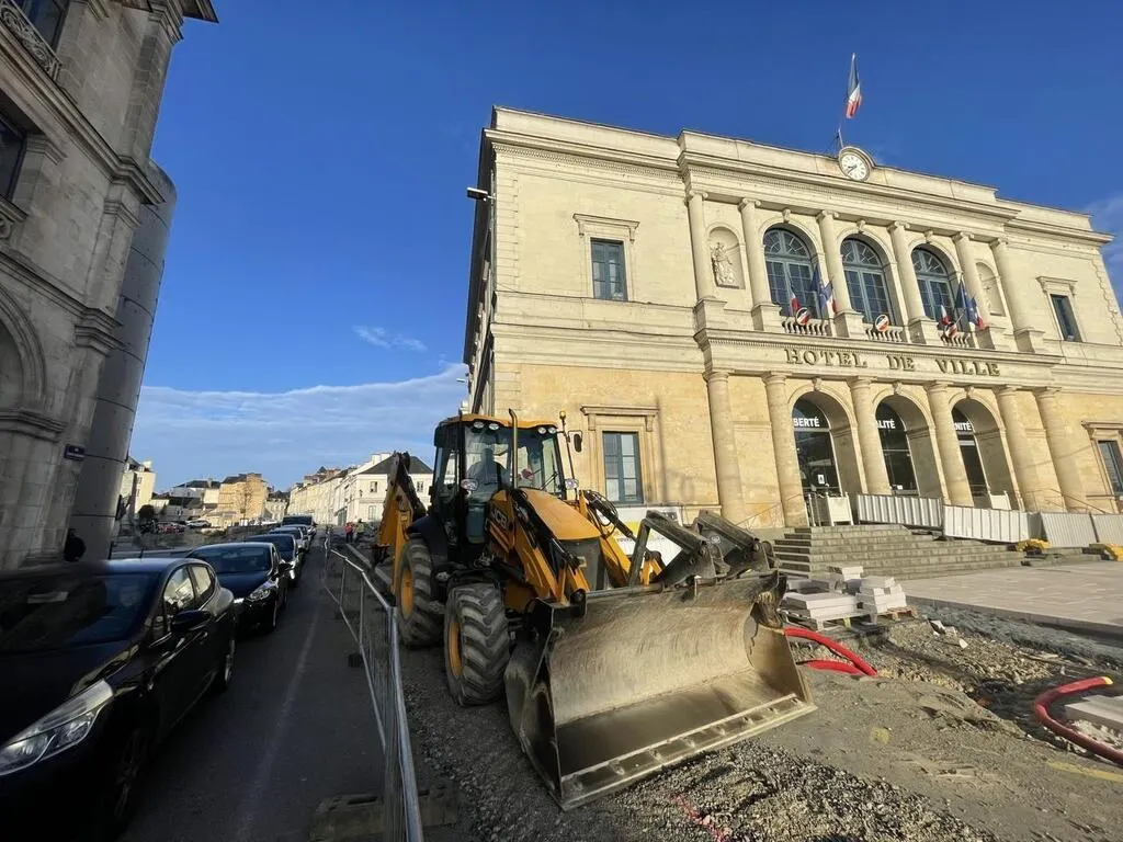 Travaux d’aménagement place du 11-Novembre à Laval : la circulation ...