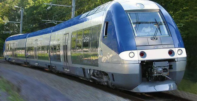 Un train TER percute un camion bloqué sur un passage à niveau en Corrèze - Fréjus-Saint-Raphaël ...