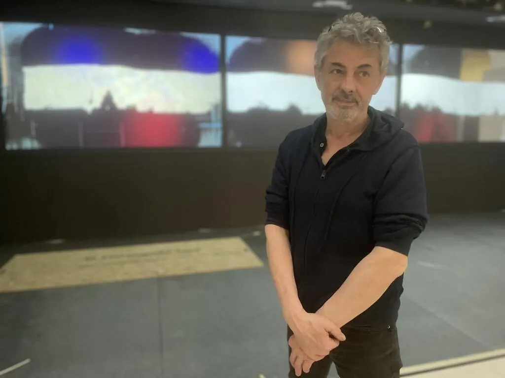 À Nantes, un pas de côté burlesque avec l’artiste Pierrick Sorin ...