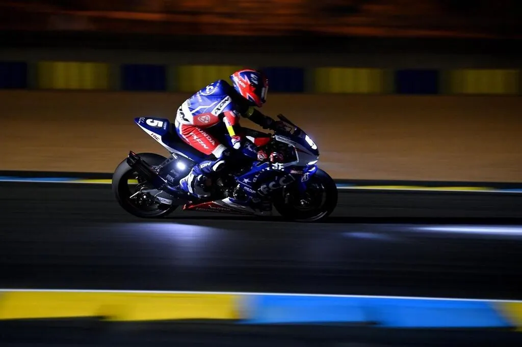 24 Heures Motos Comment Rester De Glace Face Au Froid De La Nuit