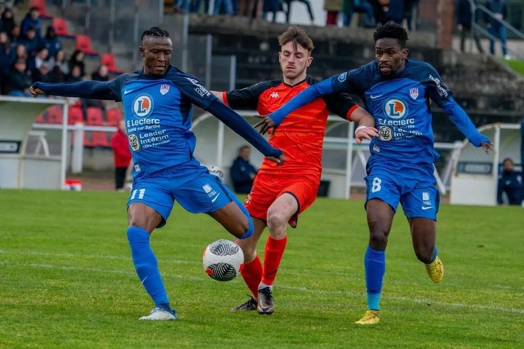 Football. N3 : Sablé corrigé par la réserve des Chamois Niortais ...
