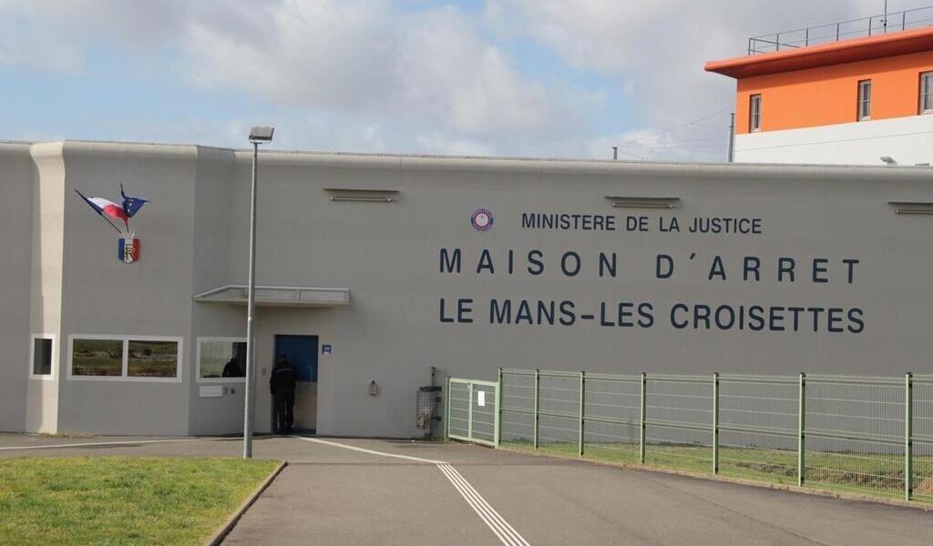 À l’aide de drones, ils tentaient de livrer des téléphones portables à ... À l’aide de drones, ils tentaient de livrer des téléphones portables à ...