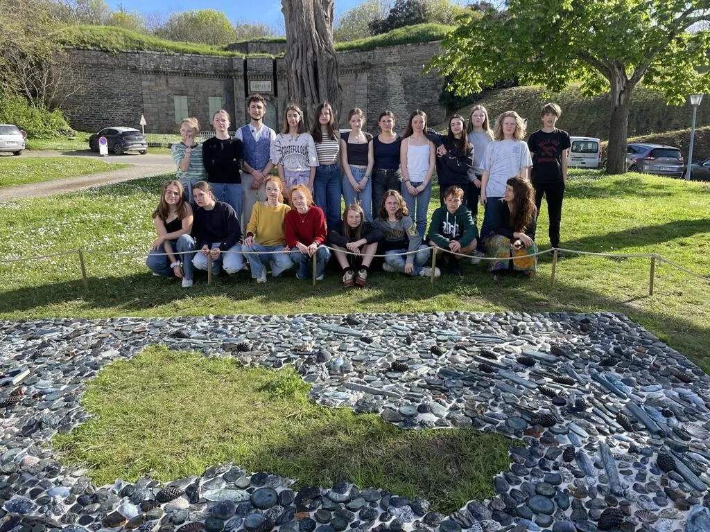 Le Palais. Dorian Étienne, artiste designer écoresponsable, a travaillé ...