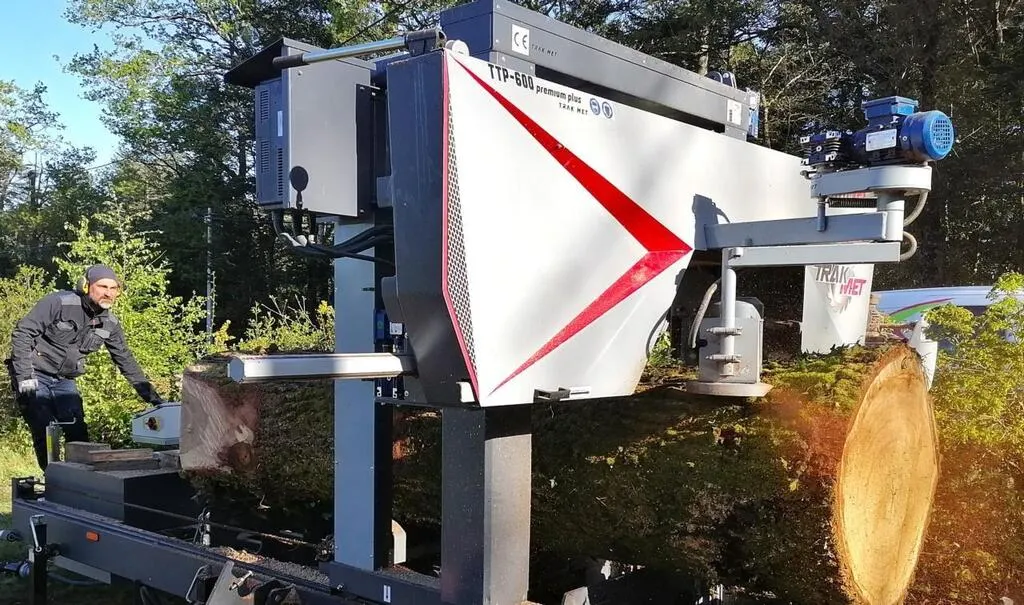 Pléchâtel. « C’est la scierie qui se déplace au plus près du bois ...