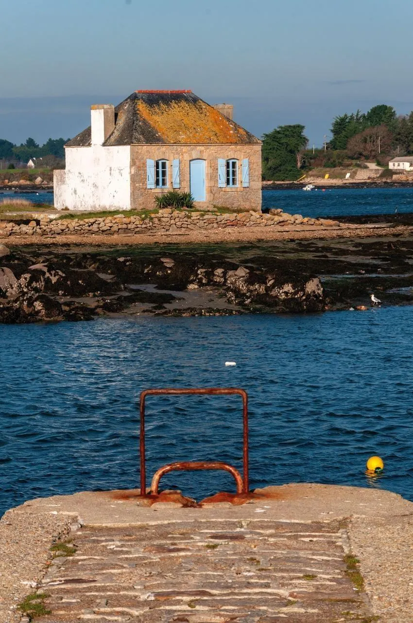 Maison Volet Bleu Bretagne | Ventana Blog