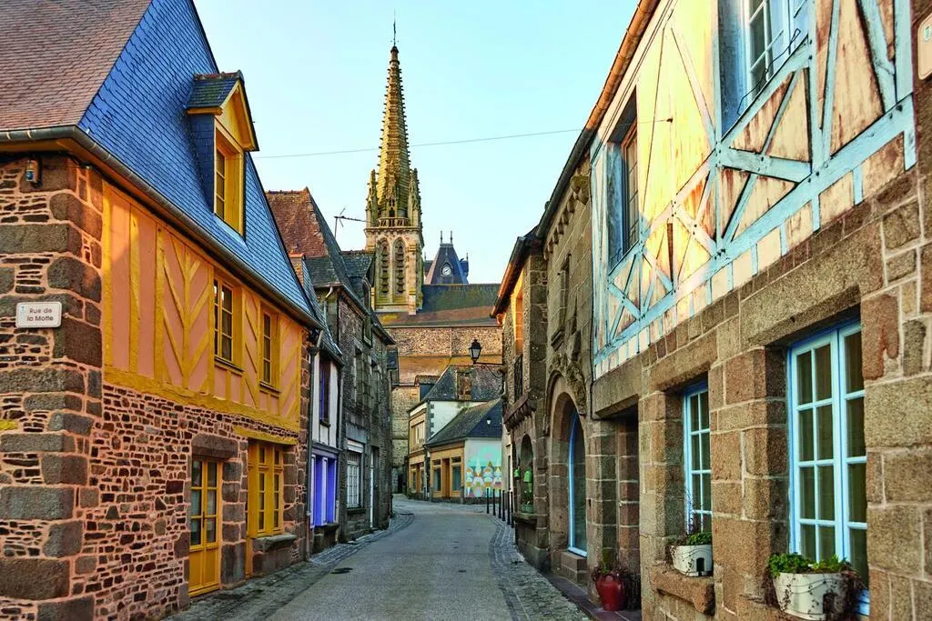 Au cœur de l’Ille-et-Vilaine, ces trois cités de caractère portent une ...